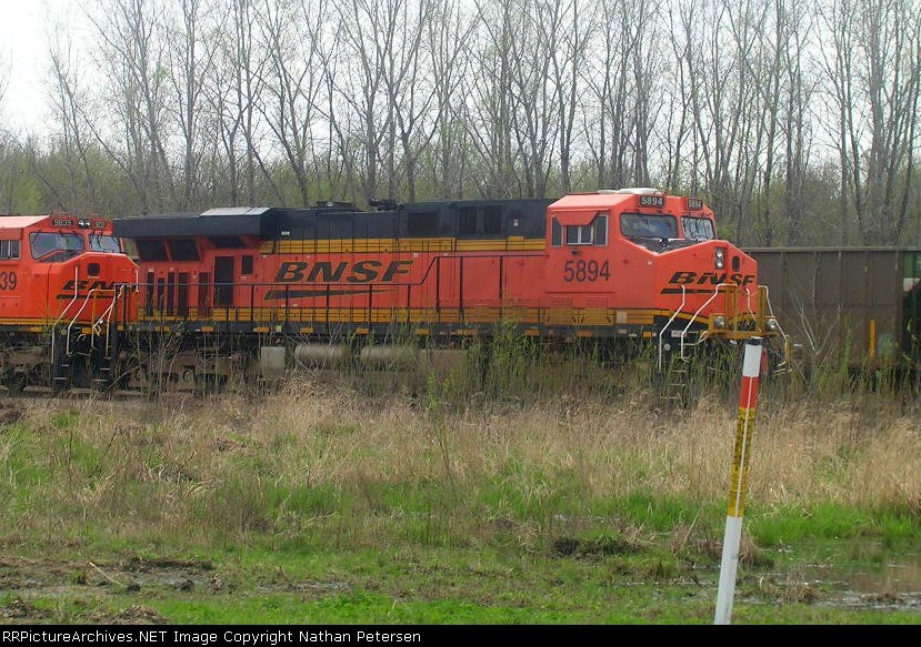 BNSF 5894